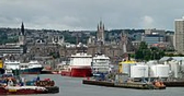 220px-Aberdeen-Harbour-Skyline-600x315h.jpg.webp